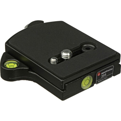 Manfrotto プレートアダプター 394 三脚や一脚に取り付けることができます。 機器の素早い取り付けと取り外し。 2つの水準器が正確なセットアップに役立ちます。 カメラを所定の位置に固定する二次安全システム。 1/4″と3/8″のス...