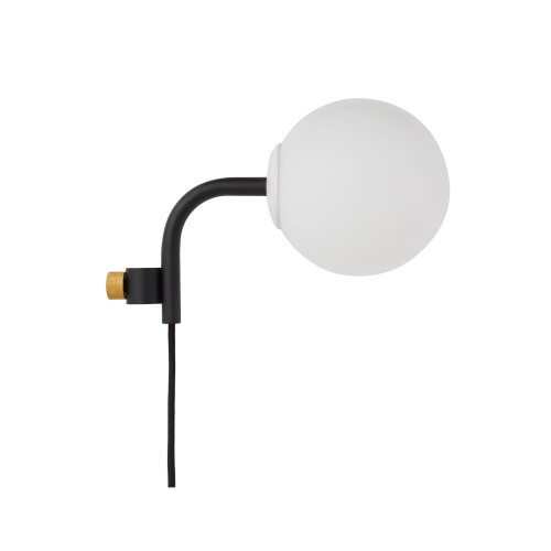 DRAW A LINE 024 Ball Lamp ブラック 縦取付・横取付 D-BA-BK 本体サイズ:幅15cm、奥行29cm、高さ19cm 【ブランド紹介】DRAW A LINE(ドローアライン)は、単に「便利グッズ」として扱われがち...