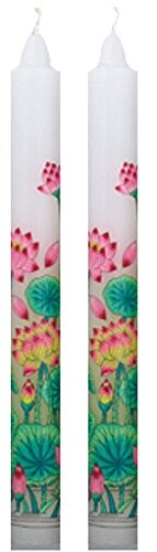 ニホンローソク 花柄ローソク 30号蓮花ローソク 2本入 商品サイズ (幅×奥行×高さ) :サイズ:約6×28×3cm 原産国:日本 内容量:2本 商品紹介 1本あたりのサイズ:約直径26×256mm 燃焼時間:約14時間 ろうそくのサイズ...