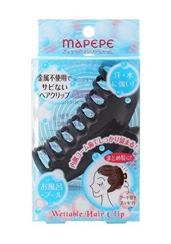 マペペ 濡らせるバンスクリップ 原産国:台湾 内容量:1個 全成分:【素材】ABS樹脂、POM樹脂 金属不使用なので、サビずにご愛用いただけます。 】クリップ内側にコーム歯がついているので、髪がしっかり留まります。 商品紹介 【濡れても大丈...