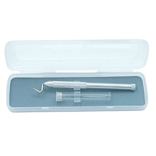 クルクルカッター(替刃2本付) 商品サイズ (幅×奥行×高さ) :全長120mm 内容量:1本(替刃2本付) 直線も曲線もおもいのままにカッティングできます。 とくに曲線等の細かい作業に適しているカッターです。刃2本付きです。 商品コード2...