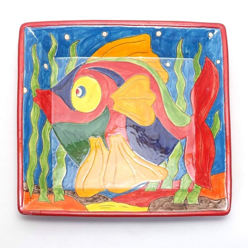 南イタリア レッチェ フィッシュ柄 角皿 魚 絵皿 28x28cm アクア 青 スクエア プレート 食器 素焼き テラコッタ 陶器製 art-6028 南イタリアのLECCE(レッチェ)で生産された陶器の食器です。素焼き(テラコッタ)にハン...