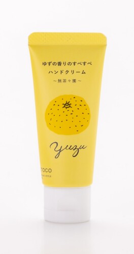 無茶々園 yaetoco ゆずの香りのすべすべハンドクリーム20g 原産国:日本 内容量:20g 全成分:ユズ果皮水、トリ(カプリル酸/カプリン酸)グリセリル、セテアリルアルコール、ホホバ種子油、グリセリン、野菜油、ペンチレングリコール、セ...