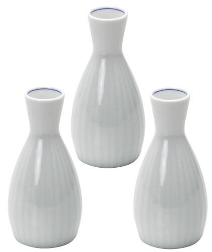 美濃焼 1号徳利 3個セット 千筋 403-37-41E(3) サイズ:約直径6×高さ12.3cm 素材:磁器 生産国:日本 満水容量:約130ml 美濃焼の和食器 業務用、プロユースにもお薦め 商品コード20076202656商品名美濃焼...