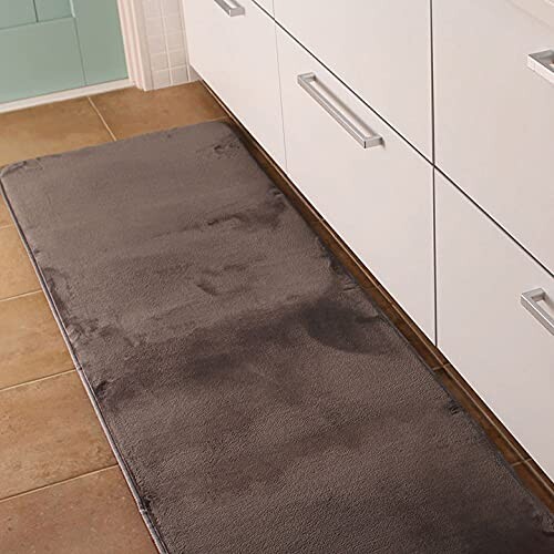 布団と寝具専門店カラーズ 低反発キッチンマット ダークグレー 60×240cm A717-TH240KMAT-DGY 【低反発・滑らかな肌触り】もっちりした感触の低反発ウレタンと滑らかな肌触りのフランネル生地のラグは無条件で寝ころびたくなる...
