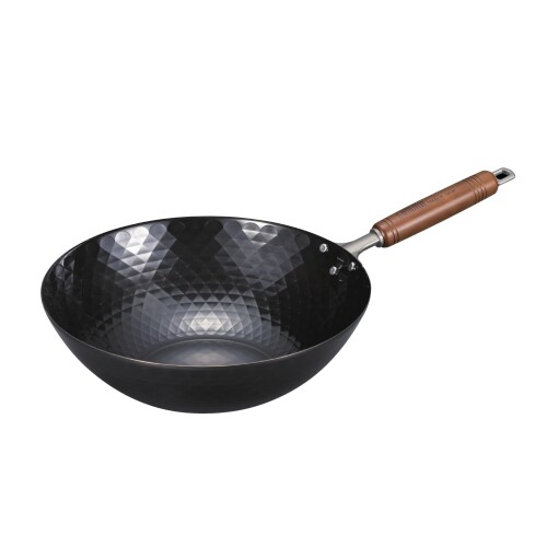 サミット工業 ダイヤカット北京鍋 33cm 【材料の種類】本体:鉄(底の厚さ:1.2mm)、取手:天然木 【表面加工】本体:透明シリコン焼付塗装 商品サイズ:330×533×125mm、重量:1020g 製造国:日本 【炒める鍋】シリーズ ...