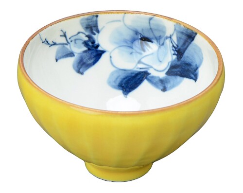 京焼 清水焼 陶あん窯 盃 花交趾kta496-10 サイズ:約直径7×高さ4cm 素材:磁器 生産国:日本 京焼 清水焼は京都を代表する伝統工芸品のひとつ。 清水寺への参道である五条坂界隈に清水六兵衛 ■高橋道八を初めとする多くの窯元があ...