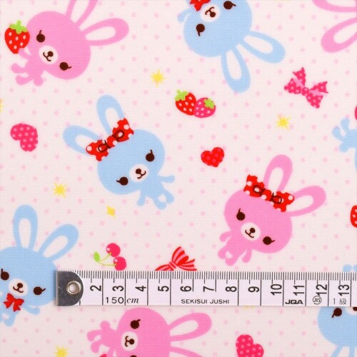 COLORFUL TEXTILE MARKET ハッピーうさちゃん仲良しうさちゃん(水玉ホワイト)ラミネート(厚み0.2mm)生地 110cmx200cm D0277520 洗濯により若干の色落ちや、多少の縮みが発生する場合があります。 お...
