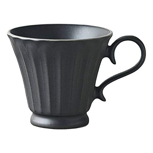 やまに マグカップ ブラック 200ml シュシュ・グレース 42190481 サイズ:幅/約12 x 9cm 高さ/約8cm(商品ごとに誤差があります) 素材:陶器・日本製/美濃焼 電子レンジ:対応 家庭用食洗機使用:対応 ヨーロッパのア...