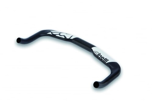 cinelli(チネリ) ハンドルバー マッシュブルホーン 31.8/40 ブラック 603035-318400 サイズ:40 cm (c-c) 径:31,8 mm 重量:290 g 素材:アルミニウム 6061 エンドサイズ:24 mm ...