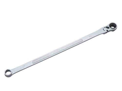 京都機械工具(KTC)超ロングラチェットめがねレンチ(首振りタイプ)17mm MR15LA-17F MR15L-10〜19Fの後継機種 サイズ:17mm ギア数:72 ■MR15L-10〜19Fの後継機種です。 ■自動車足回りの高トルク域、...