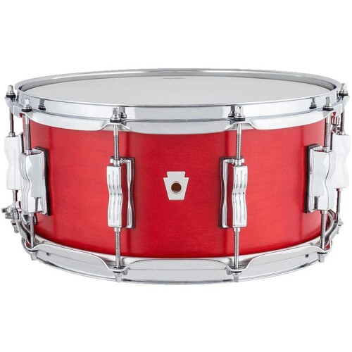 ラディック Ludwig スネアドラム ニューソニック サイズ：6.5x14（インチ） カラー：Satin Red 1911年よりスタンダードとされてきたラディック・スネアドラム。伝統と品質はこれからも長く受け継がれていくのです。 メイプル...