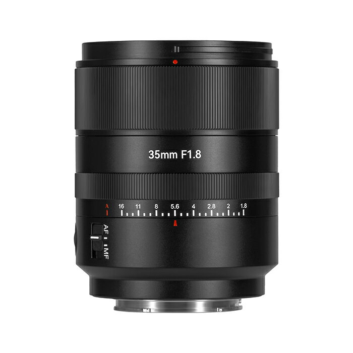 種別：ミラーレス用AFレンズ NOTE本製品は、フルサイズ対応のオートフォーカス単焦点標準レンズです。扱いやすい35mmの標準画角に、大口径F1.8を備え、被写体を自然なバランスで印象的に描きだします。鏡筒側面にはAF/MF切替スイッチやF...