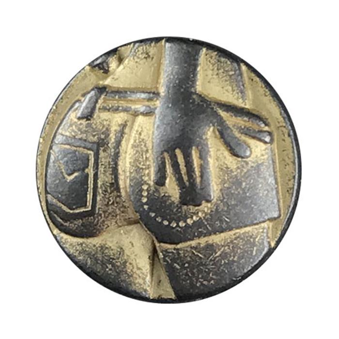 種別：レリーズ NOTEセクシー型シャッターボタン/レリーズボタン直径:10mm素材:真鍮+亜鉛合金ねじ込み式対応機種：ライカM型、富士フイルムX-Pro1、X-E1、X100などシャッターボタンにネジが切ってあるカメラなら使用可能です。※...