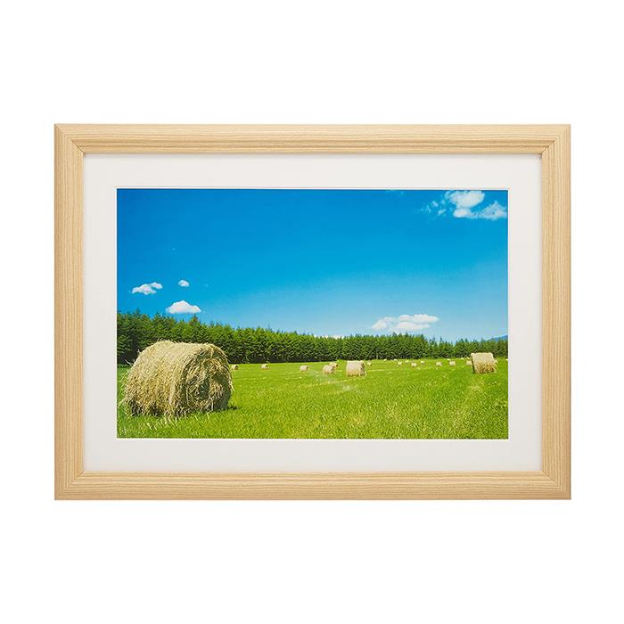 種別：額・パネル NOTEアクリル板の採用で安心感が向上したシンプル＆ナチュラルな木製額縁です。木製木地色厚手Vカット台紙（1.3mm）吊り紐付額縁外寸：271×373、額縁内寸：229×331mm台紙外寸：239×341、台紙内寸：181...