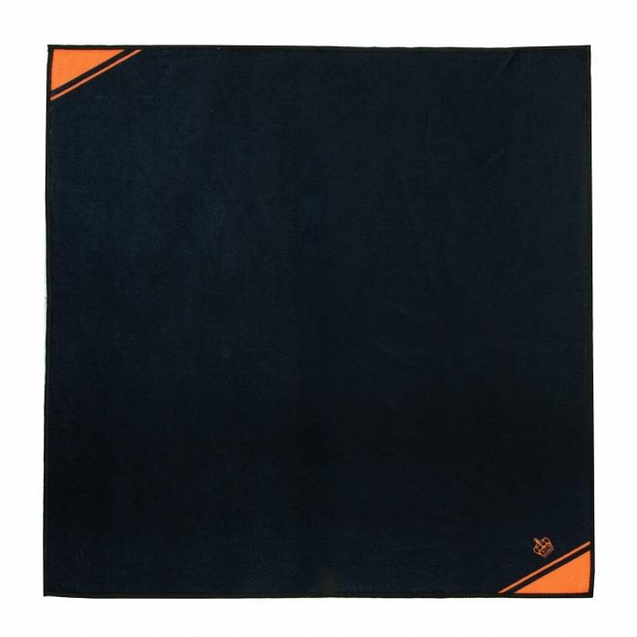 種別：クロス NOTE生地がくっつく不思議なクロスクロスの表面と裏面にそれぞれ特殊な素材を使用、重ねるとしっかりくっつきます。自由に包めるカメラやスマホやタブレット、ノートパソコンなど、様々な形のものを包むのに便利です。きれいに磨ける裏地マ...