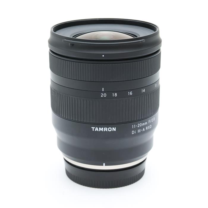 外観状態:並品 マップ保証期間:6ヶ月保証 付属品など:元箱・取扱説明書・レンズフロントキャップ・レンズリアキャップ・レンズフード【ココがポイント！】小型軽量を実現した大口径 F2.8 超広角ズームレンズModel B060は、大口径F2....