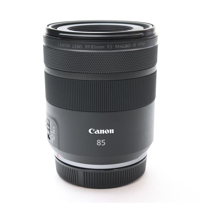 外観状態:良品 マップ保証期間:6ヶ月保証 付属品など:レンズフロントキャップ・レンズリアキャップ【ココがポイント！】『RF85mm F2 MACRO IS STM』は、大口径・ショートバックフォーカスという「RF マウント」の特長を生かす...