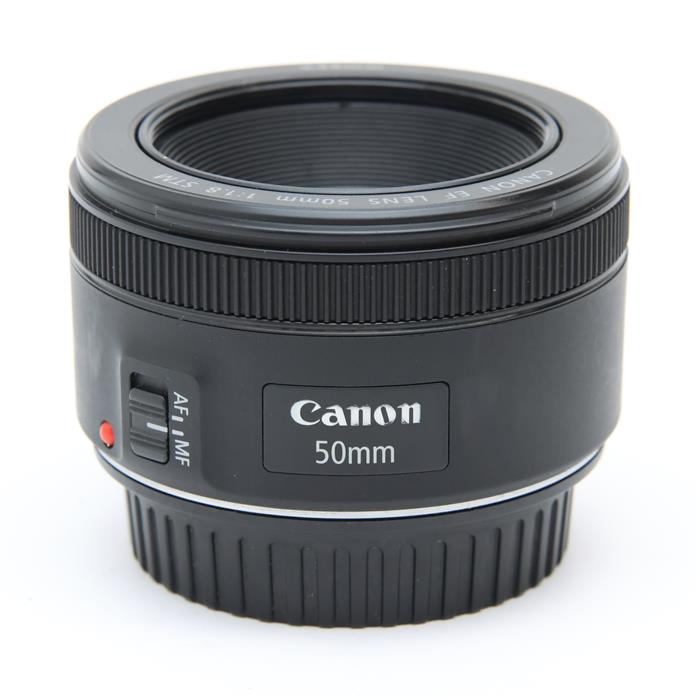 外観状態:並品 マップ保証期間:3ヶ月保証 付属品など:レンズフロントキャップ・レンズリアキャップ・別売フィルター【ココがポイント！】わずか160gという軽量・コンパクトさと、F1.8という明るさが特長の標準単焦点レンズです。EF50mm ...