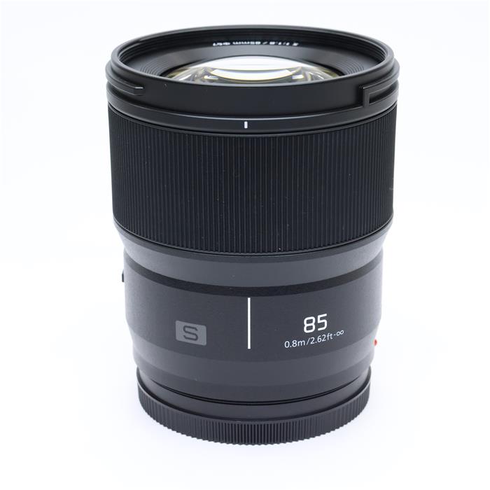 外観状態:美品 マップ保証期間:6ヶ月保証 付属品など:レンズフロントキャップ・レンズリアキャップ・レンズフード【ココがポイント！】手軽にポートレート撮影が楽しめる、高品位な描写力を実現した中望遠単焦点レンズ『LUMIX S 85mm F1...