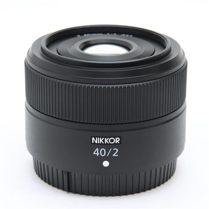 外観状態:美品 マップ保証期間:6ヶ月保証 付属品など:レンズフロントキャップ・レンズリアキャップ【ココがポイント！】ボケを活かした表現が気軽に楽しめる、コストパフォーマンスの高い、フルサイズ対応 小型・軽量 単焦点レンズ焦点距離40mmの...