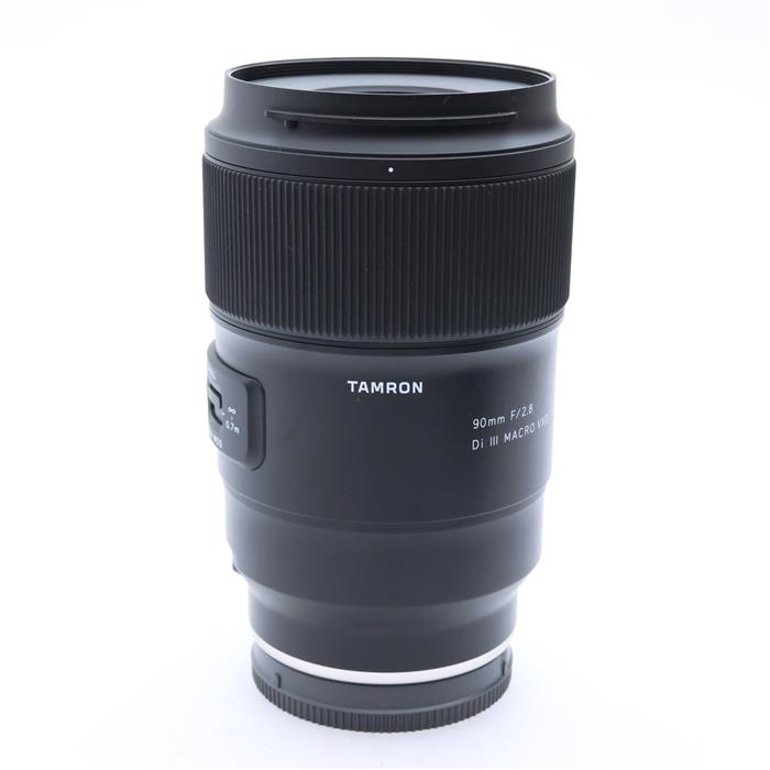 外観状態:美品 マップ保証期間:6ヶ月保証 付属品など:レンズフロントキャップ（社外品）・レンズリアキャップ（社外品）・レンズフード【ココがポイント！】歴代90mmマクロレンズは、高い解像力と美しいボケ味で高い評価をいただいてきました。その...