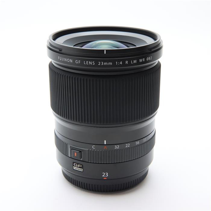 外観状態:美品 マップ保証期間:6ヶ月保証 付属品など:レンズフロントキャップ・レンズリアキャップ・レンズフード・ポーチ【ココがポイント！】開放F値4.0、焦点距離18mm相当(35mm判換算)の超広角レンズシャープでクリアな画像を全域で実...