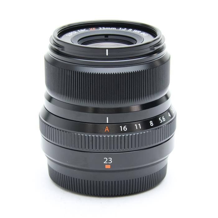 外観状態:美品 マップ保証期間:6ヶ月保証 付属品など:元箱・取扱説明書・レンズフロントキャップ・レンズリアキャップ・レンズフード【ココがポイント！】180gの小型軽量と高速AFにより、軽快なスタイルで撮影を楽しめる35mm相当（35mm判...