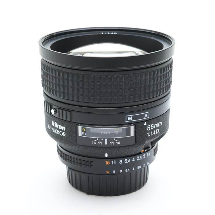外観状態:並品 マップ保証期間:3ヶ月保証 付属品など:レンズフロントキャップ・レンズリアキャップ【ココがポイント！】開放F値が1.4と明るく、円形型絞りの採用により、背景に美しい、ボケ味が得られる望遠85mmレンズ。ピント合わせは、即応性...