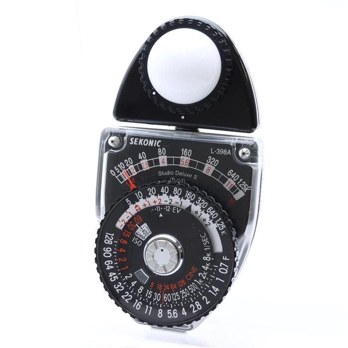 外観状態:美品 マップ保証期間:3ヶ月保証 付属品など:元箱・ケース・ストラップ・白色平板・光角度板・Hスライド【ココがポイント！】数多くのカメラマンが愛用している露出計のスタンダード。シンプルな操作性と手に馴染むデザインなどがロングセラー...