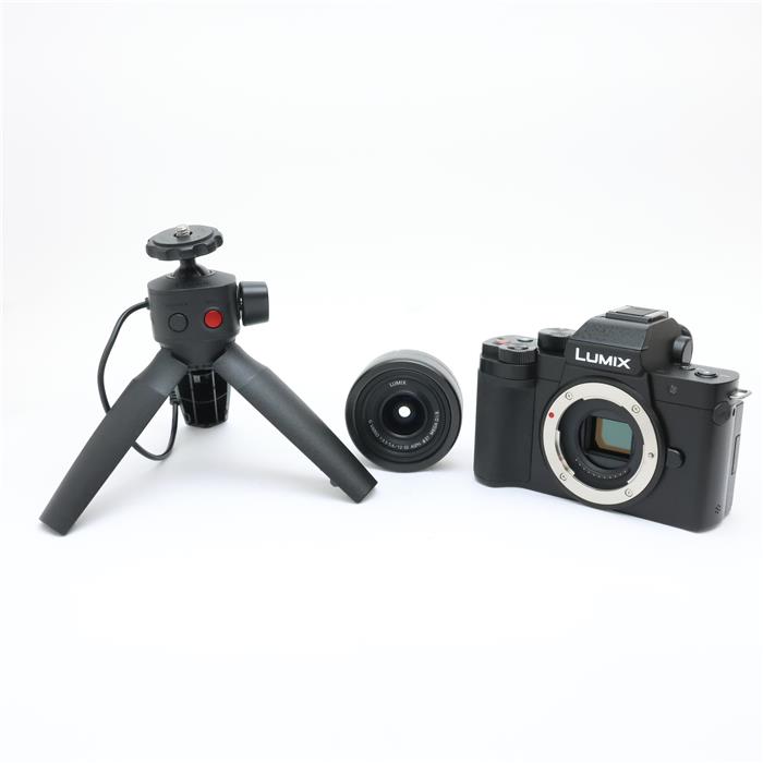 外観状態:良品 マップ保証期間:6ヶ月保証 付属品など:元箱・バッテリー・ACアダプター・USBケーブル・ショルダーストラップ・レンズフロントキャップ・トライポッドグリップ・別売予備バッテリー【ココがポイント！】『LUMIX DC-G100...