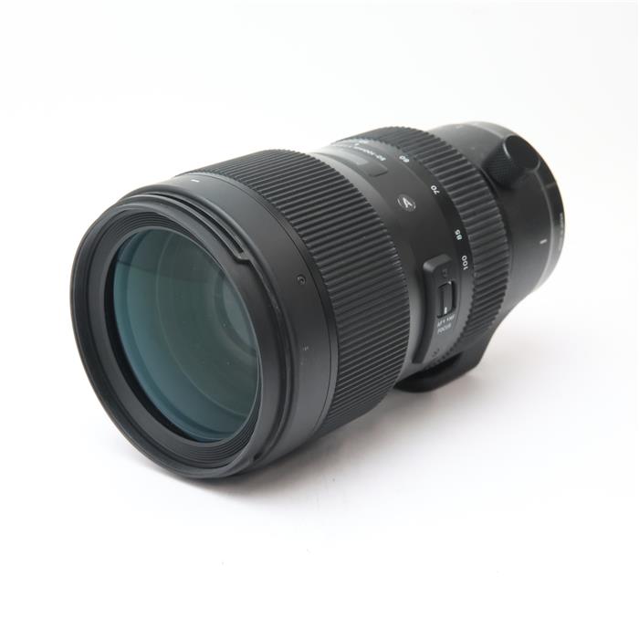 外観状態:並品 マップ保証期間:6ヶ月保証 付属品など:レンズフロントキャップ・レンズリアキャップ・レンズフード・ケース【ココがポイント！】高性能単焦点レンズと同等の明るさと解像力をもつ、最高レベルの光学性能と表現能力を発揮できるズームレン...