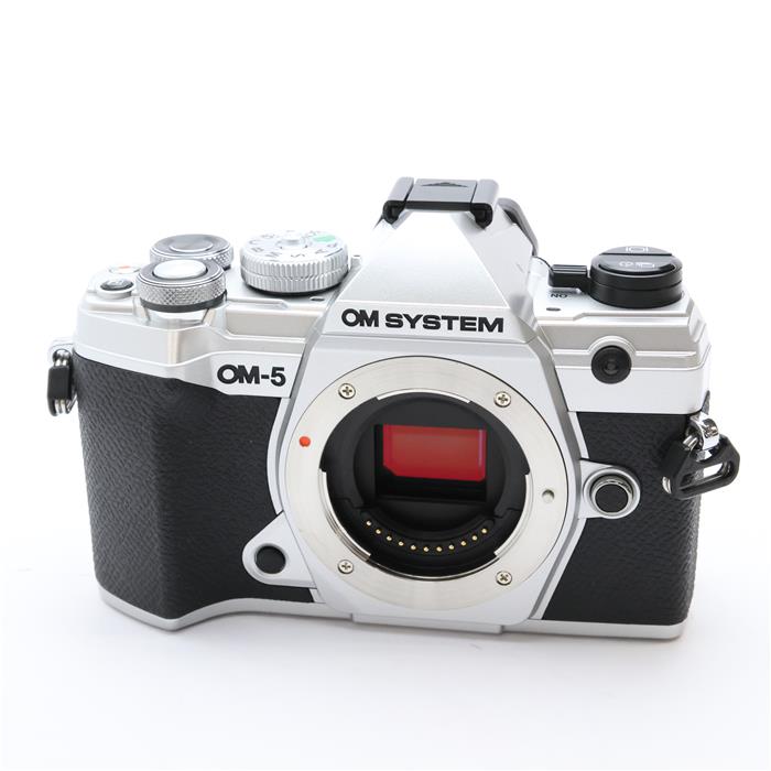 外観状態:美品 マップ保証期間:6ヶ月保証 付属品など:ストラップ・バッテリー・USB-ACアタプター・USBケーブル【ココがポイント！】防塵・防滴保護等級IP53、-10℃の耐低温性を備え、さまざまな撮影シーンで安心して使える「マイクロフ...