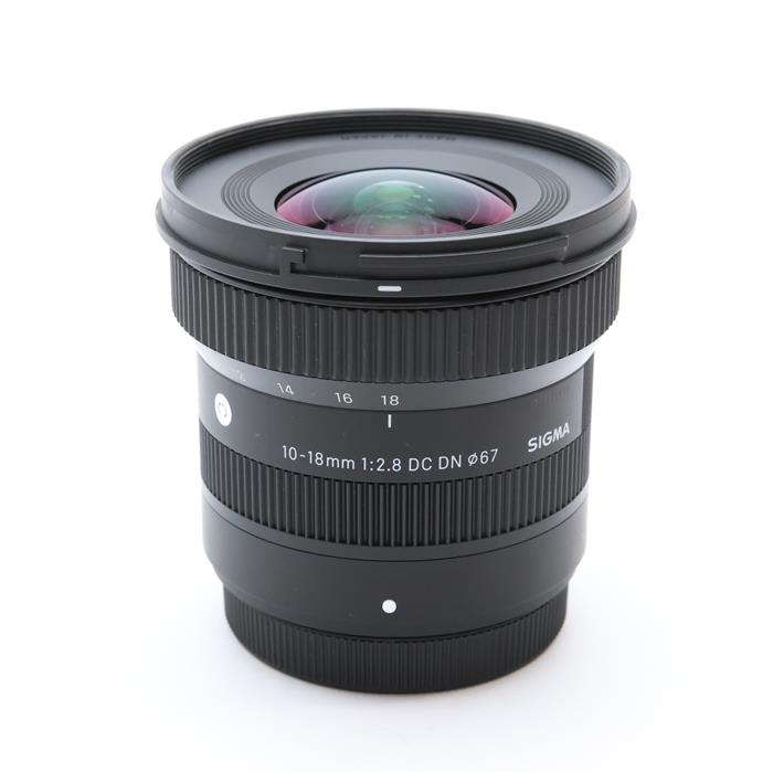 外観状態:並品 マップ保証期間:6ヶ月保証 付属品など:元箱・取扱説明書・レンズフロントキャップ・レンズリアキャップ・レンズフード【ココがポイント！】あらゆる用途とシーンに最適な高い表現力と機動性世界最小最軽量のAPS-C用超広角ズームレン...