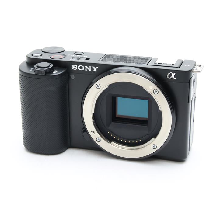 外観状態:良品 マップ保証期間:6ヶ月保証 付属品など:バッテリー・ACアダプター・USB-Cケーブル・ウインドスクリーン【ココがポイント！】描写力に優れた高精細で美しい4K動画やプロレベルの高画質APS-Cセンサーを搭載したミラーレス一眼...