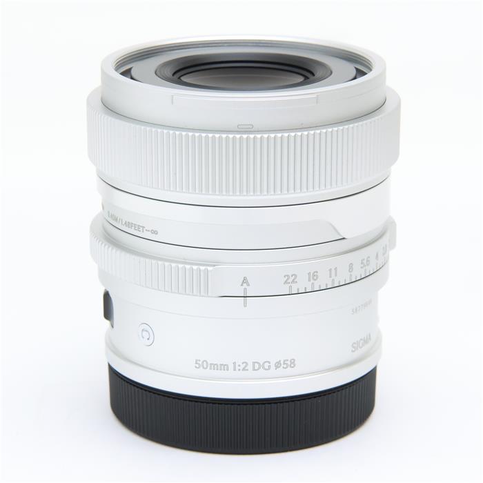 外観状態:美品 マップ保証期間:6ヶ月保証 付属品など:元箱・スタートガイド・レンズフロントキャップ・レンズリアキャップ・マグネット式メタルキャップ・レンズフード・ポーチ【ココがポイント！】標準レンズの代表格として高い人気を誇る焦点距離50...