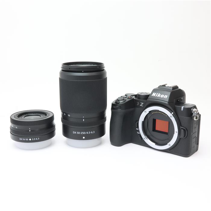 外観状態:新同品 マップ保証期間:6ヶ月保証 付属品など:元箱・取扱説明書・USBケーブル・ストラップ・レンズフロントキャップ・レンズリアキャップ・バッテリー(新品)・別売チャージャー【ココがポイント！】『Z50II』は、多彩な画作りを楽し...