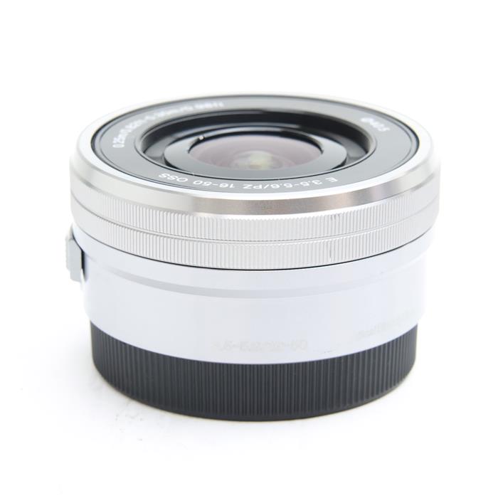 外観状態:良品 マップ保証期間:3ヶ月保証 付属品など:レンズフロントキャップ・レンズリアキャップ（社外品）【ココがポイント！】・携帯性に優れた、リトラクタブル機構採用で、現行のSEL1855（全長60mm）と比べ約50％の薄型化を実現。・...