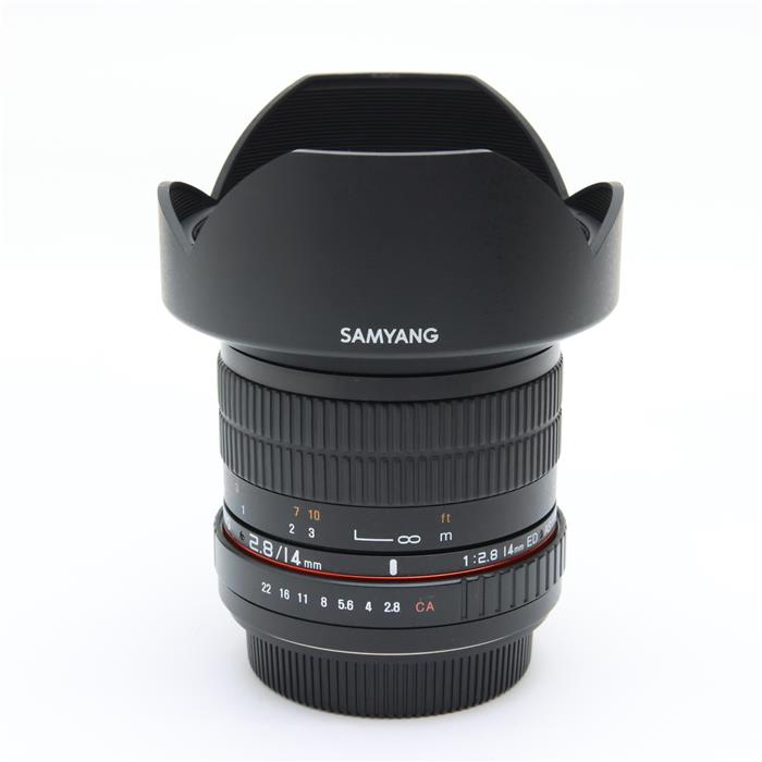 外観状態:美品 マップ保証期間:保証なし 付属品など:元箱・レンズフロントキャップ・レンズリアキャップ【ココがポイント！】光学的性能に優れ、F2.8で使用した場合でも高品質の画像が得られます。最新技術の無反射コーティングのウルトラマルチコー...