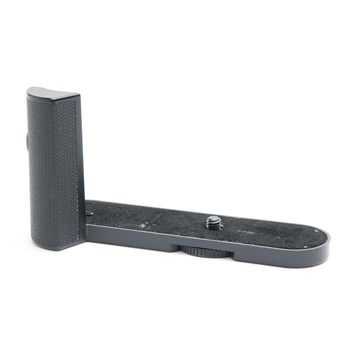 外観状態:並品 マップ保証期間:保証なし 付属品など:付属品なし【ココがポイント！】Q用のハンドグリップ。カメラをしっかり安定させてホールドすることができます。◎点検スタッフからのコメント【外観】ボディ装着面に劣化/グリップレザーに縮みがあ...