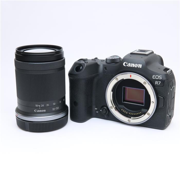 外観状態:美品 マップ保証期間:6ヶ月保証 付属品など:取扱説明書・ストラップ・バッテリー・チャージャー・レンズフロントキャップ・レンズリアキャップ【ココがポイント！】EOS R7はEOS Rシリーズ初のAPS-C サイズCMOS センサー...