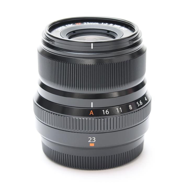 外観状態:良品 マップ保証期間:6ヶ月保証 付属品など:レンズフロントキャップ・レンズリアキャップ・レンズフード【ココがポイント！】180gの小型軽量と高速AFにより、軽快なスタイルで撮影を楽しめる35mm相当（35mm判換算）の焦点距離の...