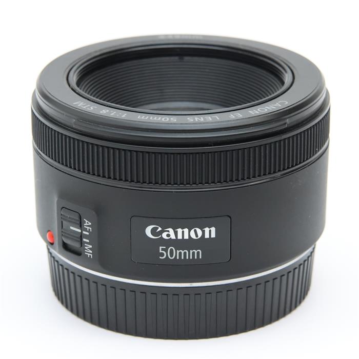 外観状態:美品 マップ保証期間:3ヶ月保証 付属品など:レンズフロントキャップ・レンズリアキャップ(社外品)【ココがポイント！】わずか160gという軽量・コンパクトさと、F1.8という明るさが特長の標準単焦点レンズです。EF50mm F1....