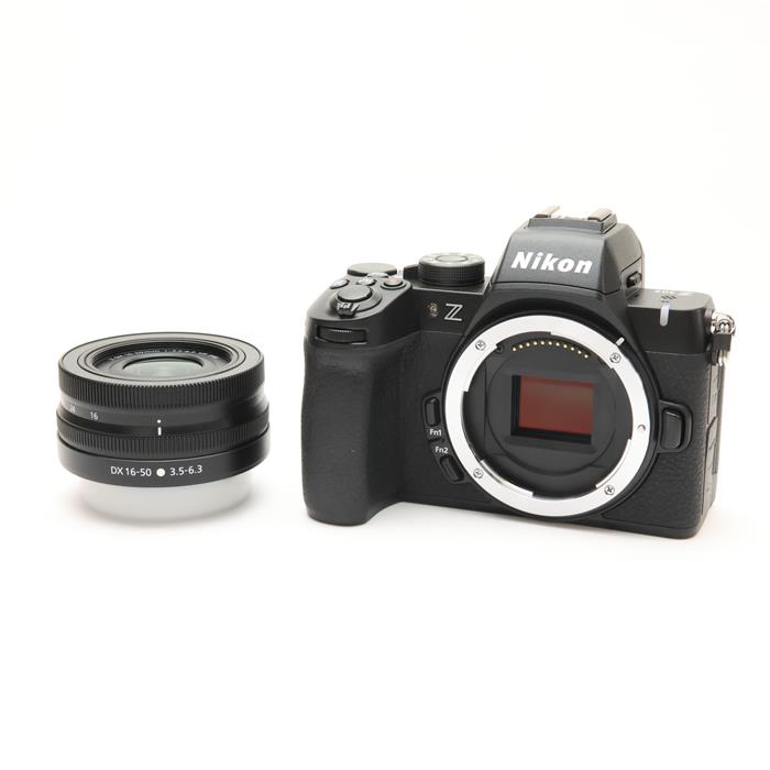 外観状態:美品 マップ保証期間:6ヶ月保証 付属品など:元箱・取扱説明書・バッテリー・USBケーブル・ストラップ・レンズフロントキャップ・レンズリアキャップ【ココがポイント！】『Z50II』は、多彩な画作りを楽しめる機能と上位機種の優れた機...