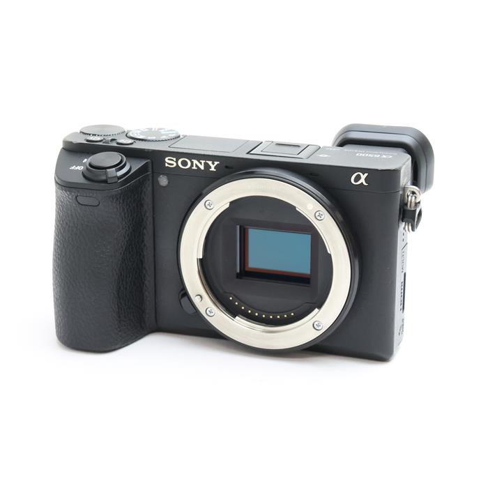 外観状態:並品 マップ保証期間:6ヶ月保証 付属品など:元箱・取扱説明書・マイクロUSBケーブル・バッテリー・ACアダプター・ストラップ【ココがポイント！】決定的瞬間を確かに捉える、革新のオールラウンダー。4Dフォーカス、光学式5軸ボディ内...