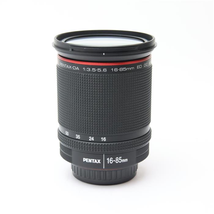 外観状態:並品 マップ保証期間:6ヶ月保証 付属品など:レンズフロントキャップ・レンズリアキャップ【ココがポイント！】超広角から望遠まで広くカバーする高性能ズームレンズ超広角の16mmから望遠85mmまでを広くカバーする倍率約5.3倍のズー...