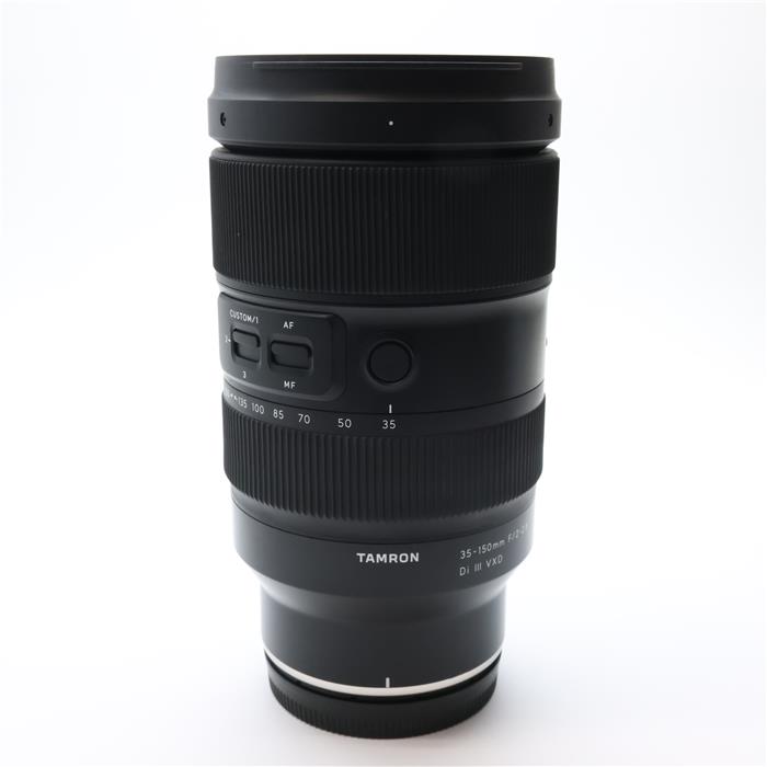 外観状態:並品 マップ保証期間:6ヶ月保証 付属品など:レンズフロントキャップ(社外品)・レンズリアキャップ【ココがポイント！】世界初、F2スタート、準広角から望遠までシームレスに撮影可能な大口径ポートレートズームレンズ35-150mm F...