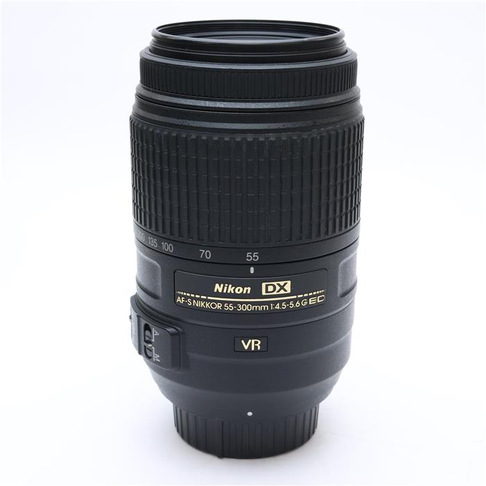 外観状態:美品 マップ保証期間:6ヶ月保証 付属品など:レンズフロントキャップ・レンズリアキャップ【ココがポイント！】超望遠撮影が手軽に楽しめる、コンパクトな超望遠ズームレンズ。焦点距離300mmまでの画角範囲をカバーする5.5倍の超望遠ズ...