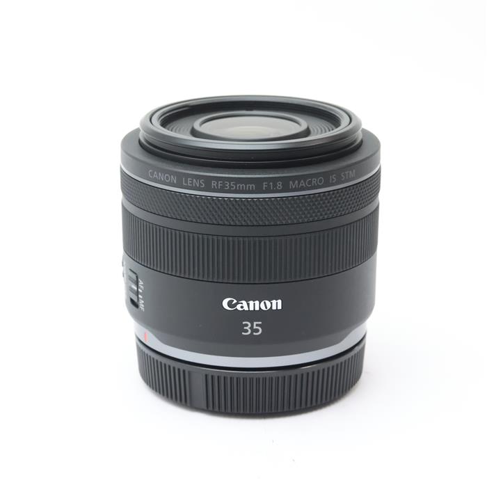 外観状態:美品 マップ保証期間:6ヶ月保証 付属品など:レンズフロントキャップ・レンズリアキャップ【ココがポイント！】光学全長80.5mm！小型かつ軽量、円形絞りとデュアルセンシングISを採用することでスナップからマクロまで様々なシチュエー...