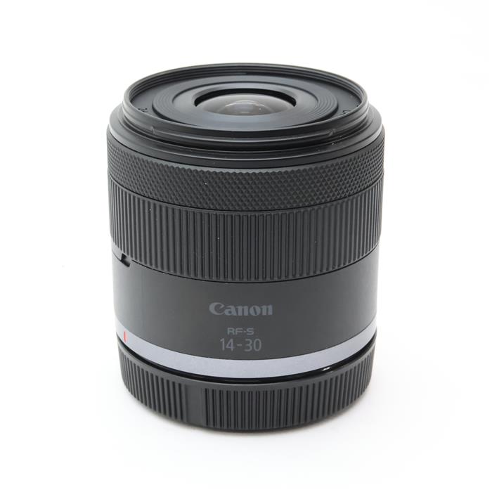 外観状態:美品 マップ保証期間:6ヶ月保証 付属品など:レンズフロントキャップ・レンズリアキャップ【ココがポイント！】「RFレンズ」として初めてパワーズームを内蔵しており、一定速度でなめらかに被写体にズームすることが可能です。”EOS R5...